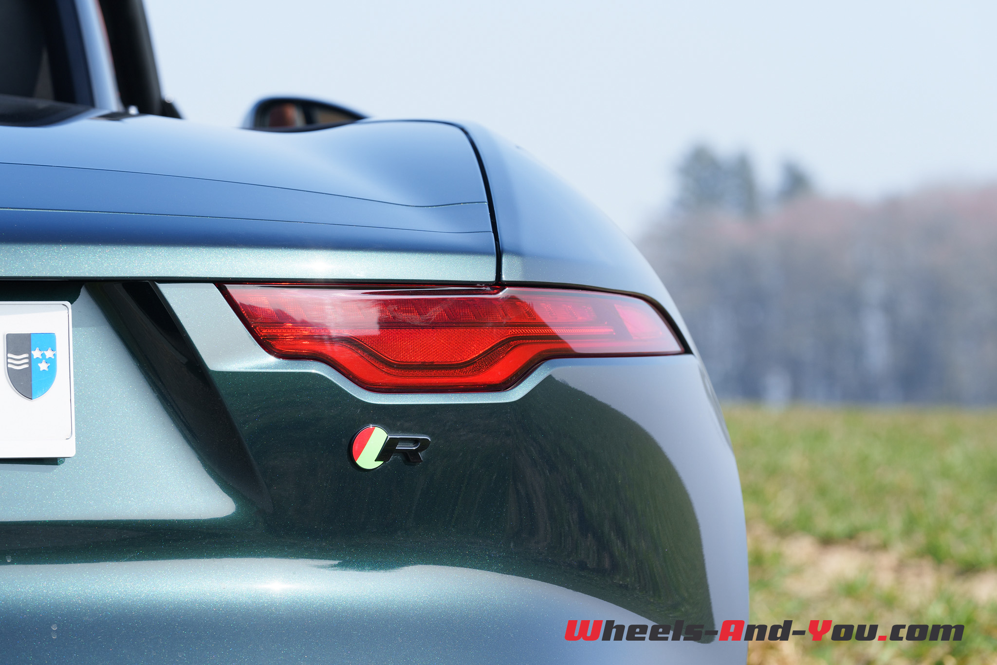 Essai – Jaguar F-Type R75 Cabriolet : Un félin plus civilisé – wheels ...