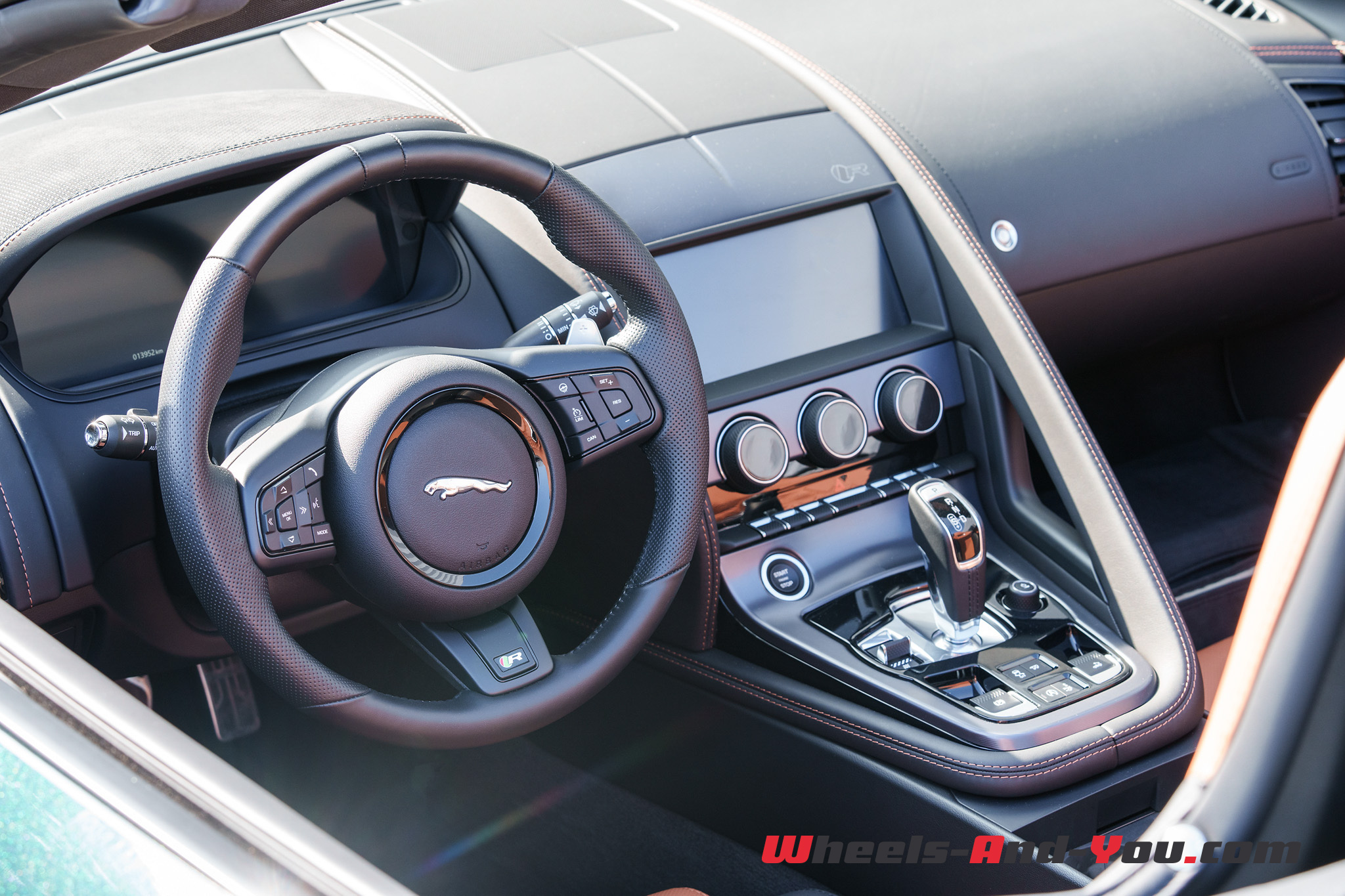 Essai – Jaguar F-Type R75 Cabriolet : Un félin plus civilisé – wheels ...