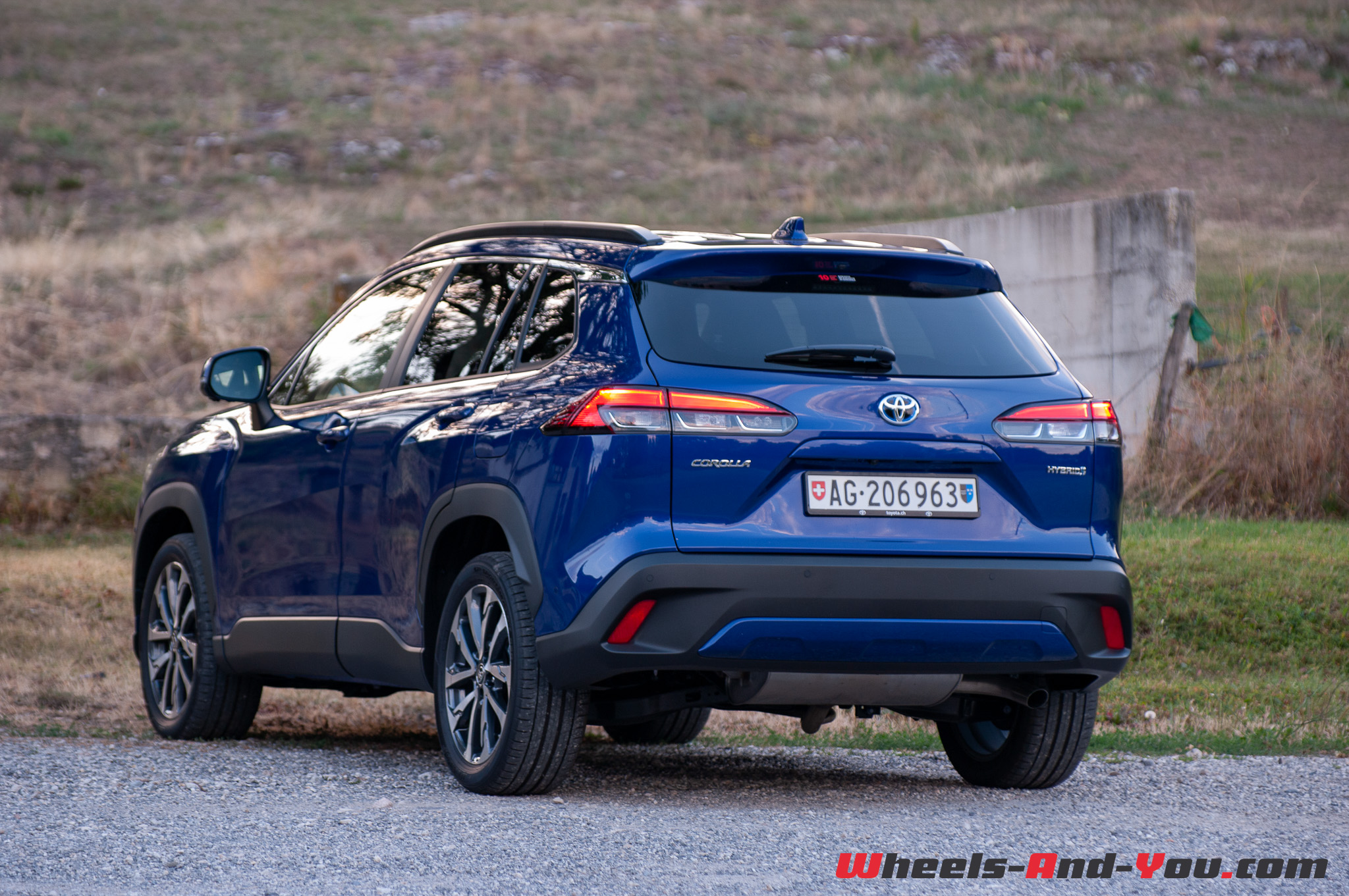 Essai – Toyota Corolla Cross 2.0 VVT-i Hybrid : Une Corolla sauce SUV – wheels-and-you.com