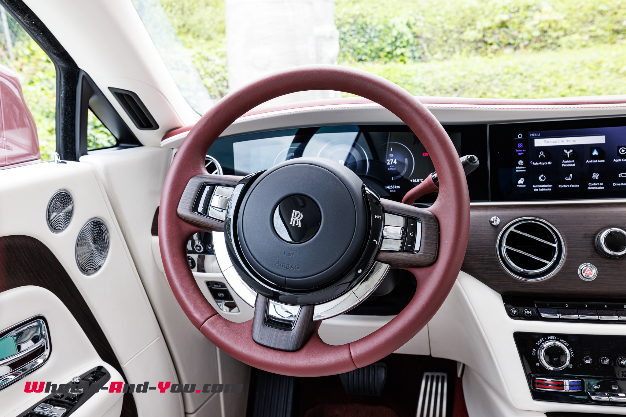 Essai – Rolls-Royce Spectre : Des électrons de luxe flottent sur la ...