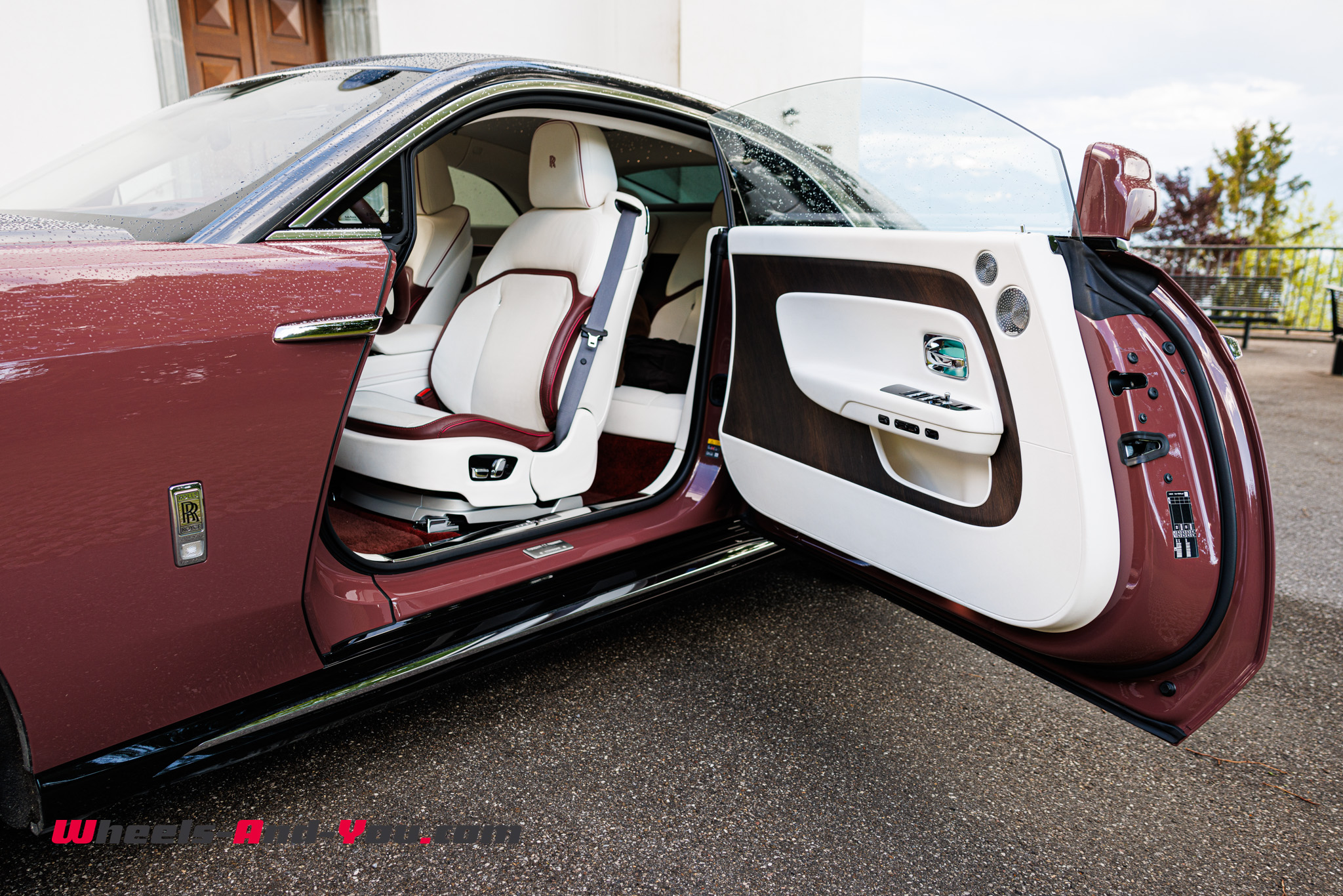 Essai – Rolls-Royce Spectre : Des électrons de luxe flottent sur la ...